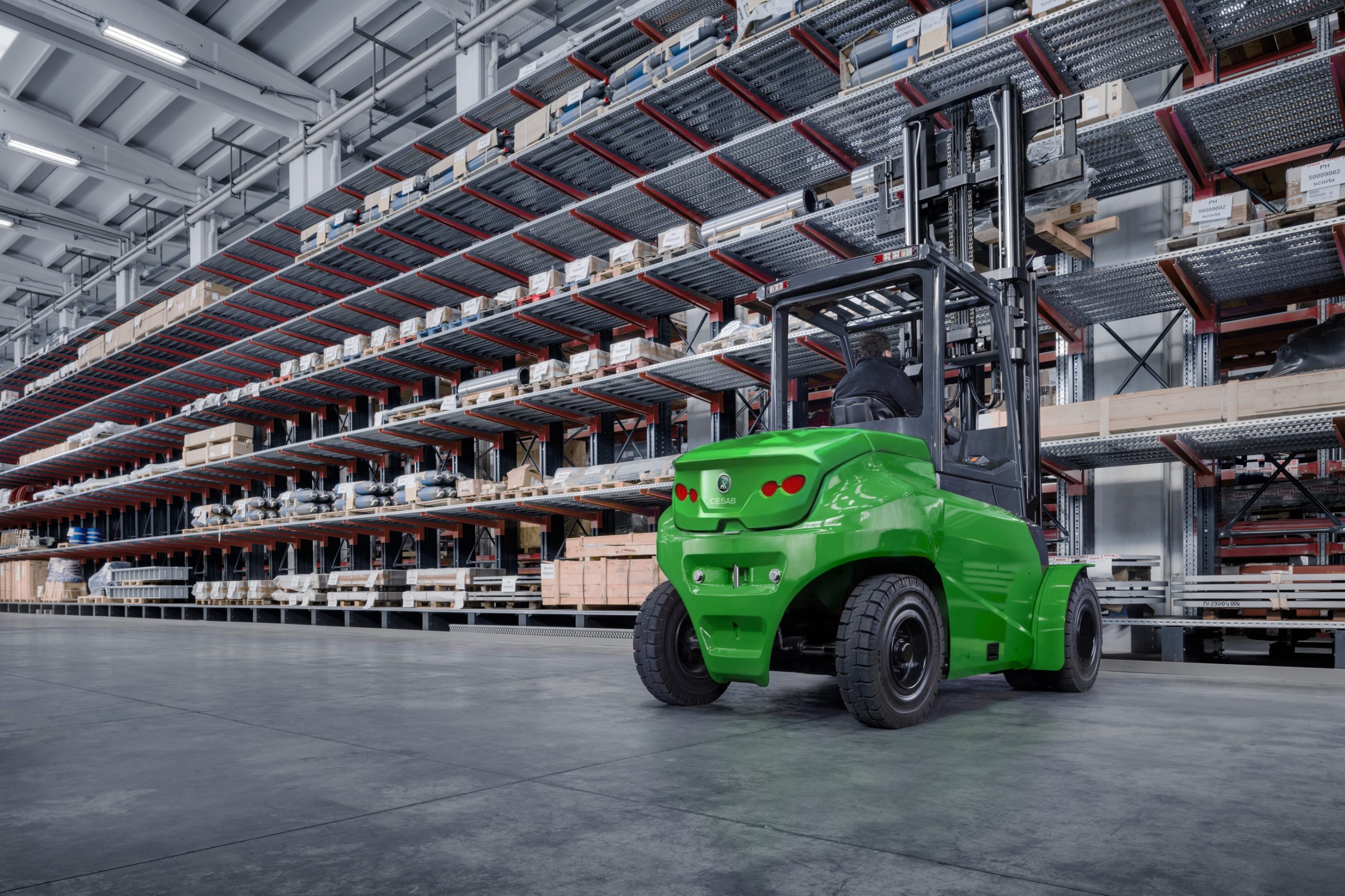 Everything You Need To Know About Counterbalance Forklift Trucks 